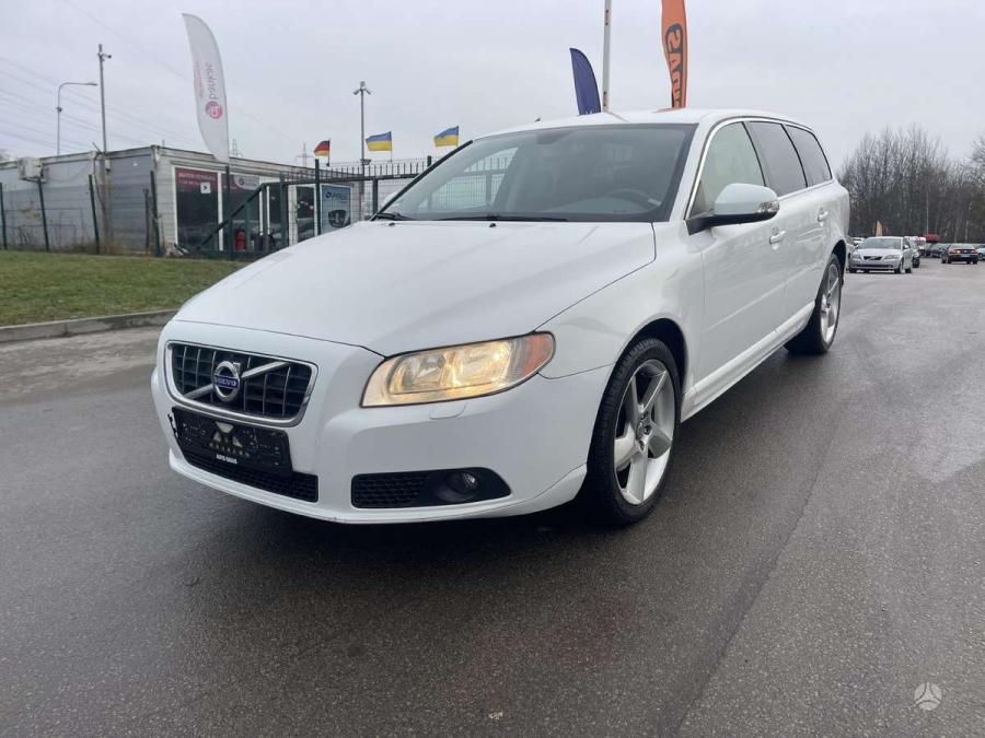 Balts Volvo V70 2010 Kauņa, ar dzinēja tilpumu 2.00 L un nobraukumu 277 tūkst. km par 3650 €, foto 5 vietnē AUTOMOTO.COM.LV