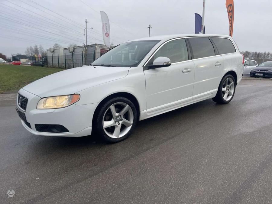 Balts Volvo V70 2010 Kauņa, ar dzinēja tilpumu 2.00 L un nobraukumu 277 tūkst. km par 3650 €, foto 6 vietnē AUTOMOTO.COM.LV