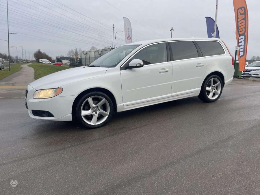 Balts Volvo V70 2010 Kauņa, ar dzinēja tilpumu 2.00 L un nobraukumu 277 tūkst. km par 3650 €, foto 7 vietnē AUTOMOTO.COM.LV