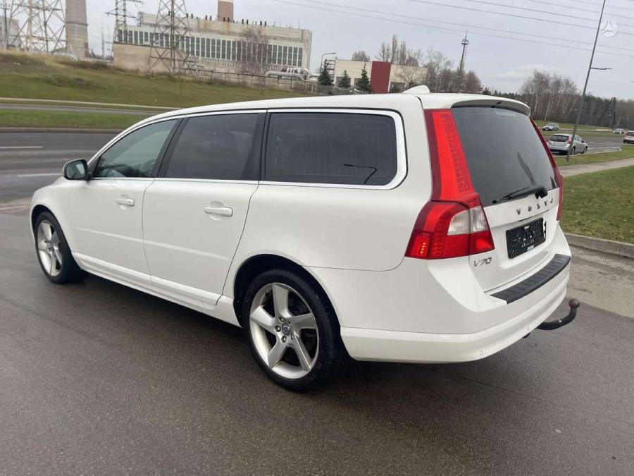 Balts Volvo V70 2010 Kauņa, ar dzinēja tilpumu 2.00 L un nobraukumu 277 tūkst. km par 3650 €, foto 10 vietnē AUTOMOTO.COM.LV