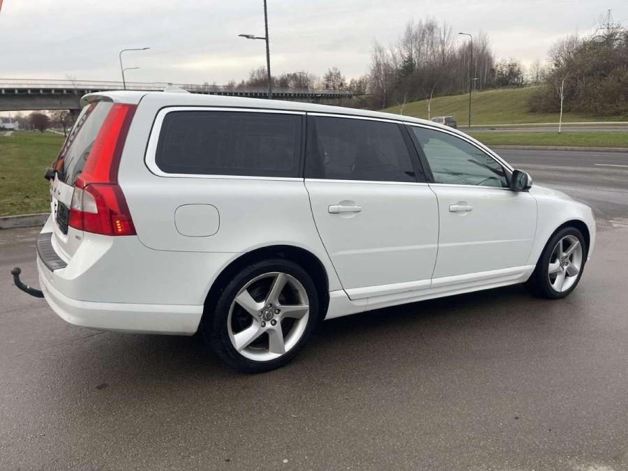 Balts Volvo V70 2010 Kauņa, ar dzinēja tilpumu 2.00 L un nobraukumu 277 tūkst. km par 3650 €, foto 15 vietnē AUTOMOTO.COM.LV