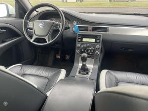 Balts Volvo V70 2010 Kauņa, ar dzinēja tilpumu 2.00 L un nobraukumu 277 tūkst. km par 3650 €, foto 23 vietnē AUTOMOTO.COM.LV