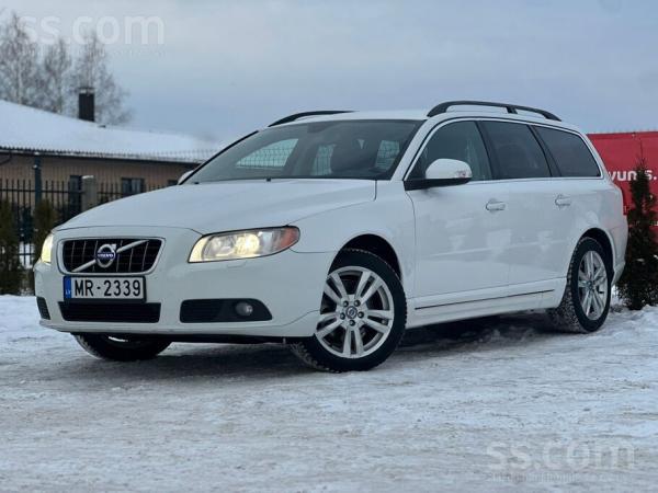 White Volvo V70 2010 in Jelgava, with an engine capacity of 2.40 L and mileage of 0 thousand km for 4750 €, photo 1 on AUTOMOTO.COM.LV