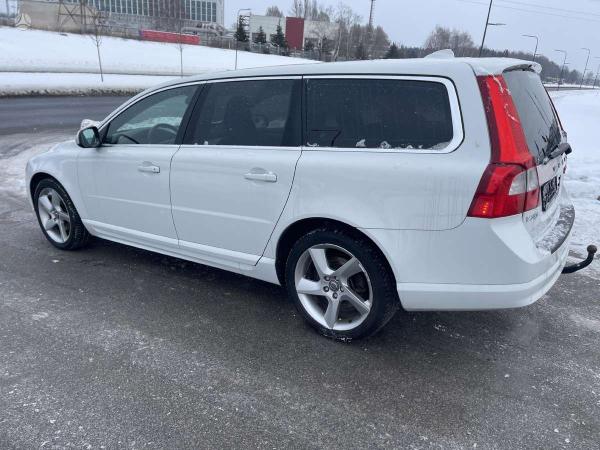 Balts Volvo V70 2010 Kauņa, ar dzinēja tilpumu 2.00 L un nobraukumu 277 tūkst. km par 3650 €, foto 9 vietnē AUTOMOTO.COM.LV