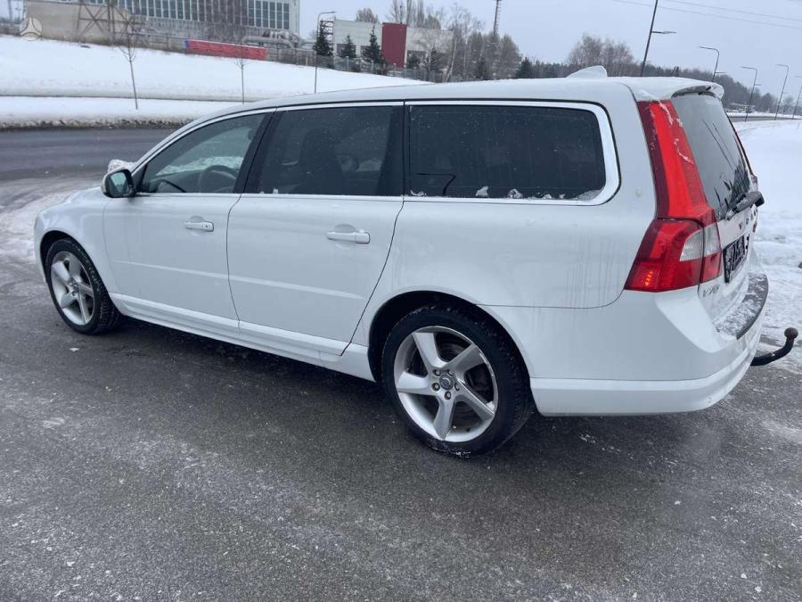 Balts Volvo V70 2010 Kauņa, ar dzinēja tilpumu 2.00 L un nobraukumu 277 tūkst. km par 3650 €, foto 9 vietnē AUTOMOTO.COM.LV