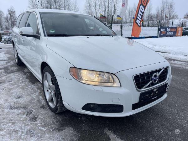Balts Volvo V70 2010 Kauņa, ar dzinēja tilpumu 2.00 L un nobraukumu 268 tūkst. km par 3650 €, foto 1 vietnē AUTOMOTO.COM.LV