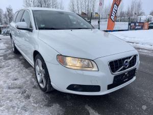 Balts Volvo V70 2010 Kauņa, ar dzinēja tilpumu 2.00 L un nobraukumu 268 tūkst. km par 3650 €, foto  vietnē AUTOMOTO.COM.LV