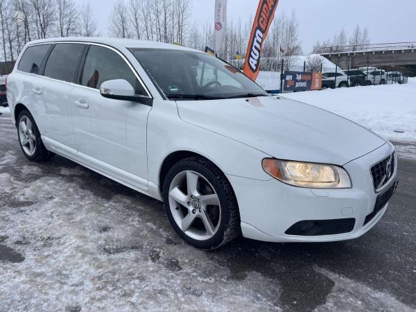 Balts Volvo V70 2010 Kauņa, ar dzinēja tilpumu 2.00 L un nobraukumu 268 tūkst. km par 3650 €, foto 2 vietnē AUTOMOTO.COM.LV