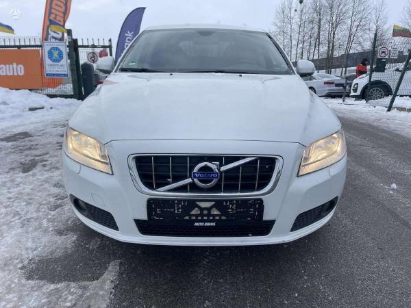 Balts Volvo V70 2010 Kauņa, ar dzinēja tilpumu 2.00 L un nobraukumu 268 tūkst. km par 3650 €, foto 4 vietnē AUTOMOTO.COM.LV