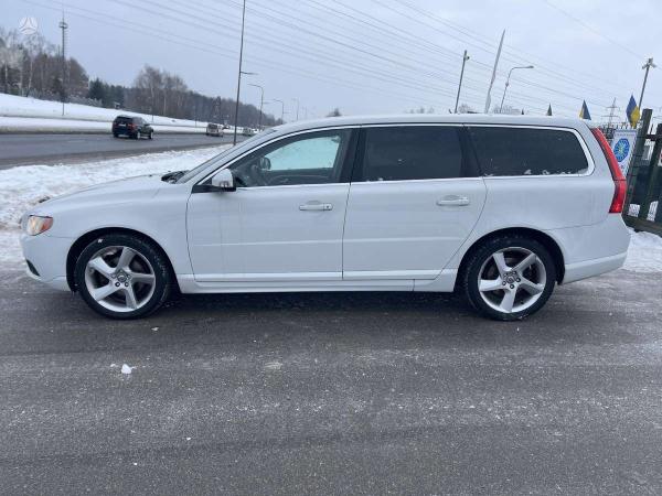Balts Volvo V70 2010 Kauņa, ar dzinēja tilpumu 2.00 L un nobraukumu 268 tūkst. km par 3650 €, foto 8 vietnē AUTOMOTO.COM.LV