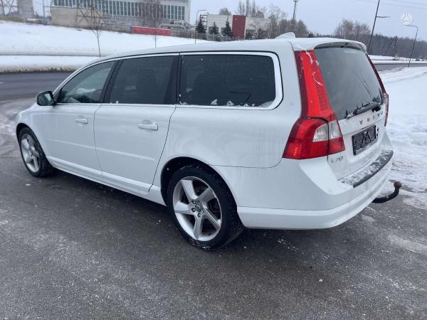 Balts Volvo V70 2010 Kauņa, ar dzinēja tilpumu 2.00 L un nobraukumu 268 tūkst. km par 3650 €, foto 10 vietnē AUTOMOTO.COM.LV