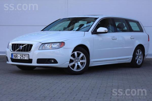 Balts Volvo V70 2010 Rīga, ar dzinēja tilpumu 1.60 L un nobraukumu 0 tūkst. km par 3495 €, foto 1 vietnē AUTOMOTO.COM.LV
