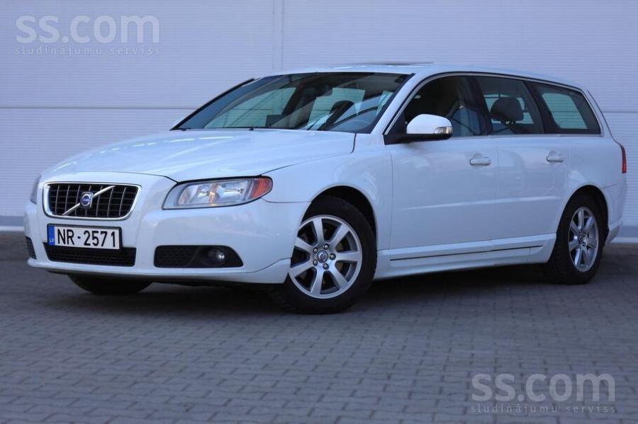White Volvo V70 2010 in Riga, with an engine capacity of 1.60 L and mileage of 0 thousand km for 3495 €, photo 1 on AUTOMOTO.COM.LV