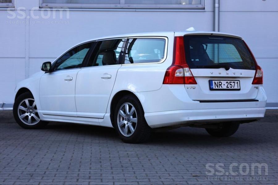 White Volvo V70 2010 in Riga, with an engine capacity of 1.60 L and mileage of 0 thousand km for 3495 €, photo 5 on AUTOMOTO.COM.LV
