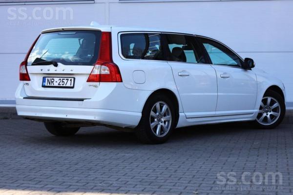 Balts Volvo V70 2010 Rīga, ar dzinēja tilpumu 1.60 L un nobraukumu 0 tūkst. km par 3495 €, foto 6 vietnē AUTOMOTO.COM.LV