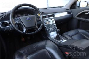 White Volvo V70 2010 in Riga, with an engine capacity of 1.60 L and mileage of 0 thousand km for 3495 €, photo 9 on AUTOMOTO.COM.LV