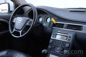 White Volvo V70 2010 in Riga, with an engine capacity of 1.60 L and mileage of 0 thousand km for 3495 €, photo 12 on AUTOMOTO.COM.LV
