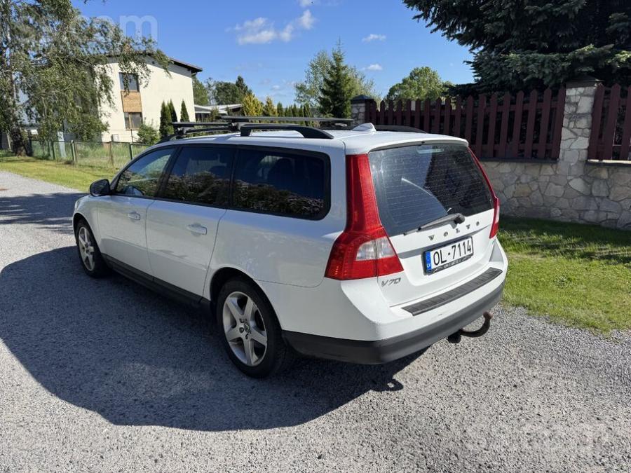 Balts Volvo V70 2010 Rīga, ar dzinēja tilpumu 2.40 L un nobraukumu 324 tūkst. km par 3950 €, foto 4 vietnē AUTOMOTO.COM.LV