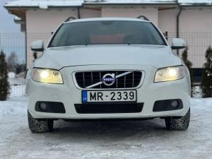 Белый Вольво В70 2010 в Елгава, объемом двигателя 2.40 л и пробегом 292 тыс. км за 4750 €, фото 3 на AUTOMOTO.COM.LV