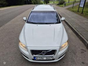 White Volvo V70 2010 in Telschi, with an engine capacity of 2.40 L and mileage of 327 thousand km for 3900 €, photo  on AUTOMOTO.COM.LV