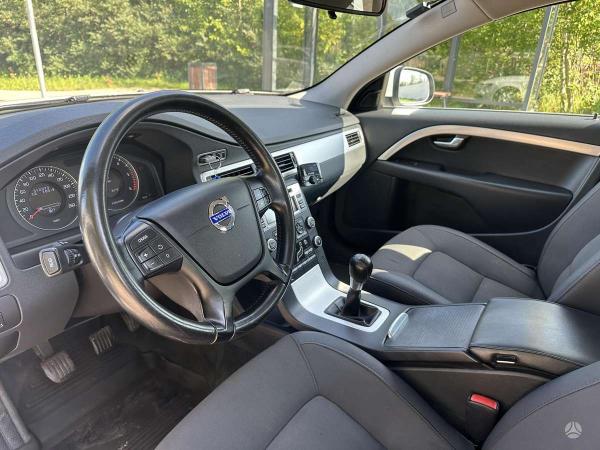 Balts Volvo V70 2010 Telšiai, ar dzinēja tilpumu 1.56 L un nobraukumu 312 tūkst. km par 2150 €, foto 10 vietnē AUTOMOTO.COM.LV