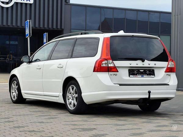 Balts Volvo V70 2010 Šauļi, ar dzinēja tilpumu 1.60 L un nobraukumu 390 tūkst. km par 3900 €, foto 8 vietnē AUTOMOTO.COM.LV
