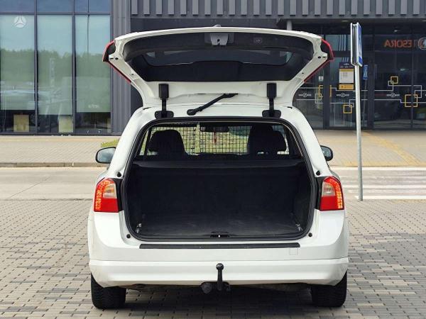 Balts Volvo V70 2010 Šauļi, ar dzinēja tilpumu 1.60 L un nobraukumu 390 tūkst. km par 3900 €, foto 10 vietnē AUTOMOTO.COM.LV