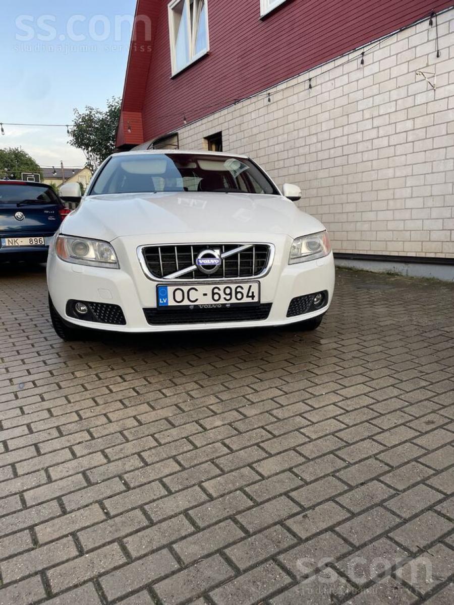 Balts Volvo V70 2010 Talsi, ar dzinēja tilpumu 2.00 L un nobraukumu 324 tūkst. km par 4700 €, foto 3 vietnē AUTOMOTO.COM.LV