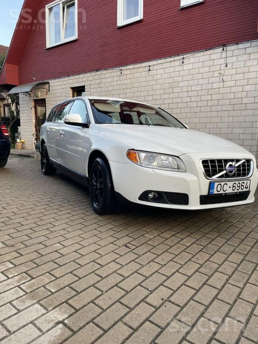 Balts Volvo V70 2010 Talsi, ar dzinēja tilpumu 2.00 L un nobraukumu 324 tūkst. km par 4700 €, foto 4 vietnē AUTOMOTO.COM.LV
