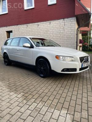 Balts Volvo V70 2010 Talsi, ar dzinēja tilpumu 2.00 L un nobraukumu 324 tūkst. km par 4700 €, foto 5 vietnē AUTOMOTO.COM.LV
