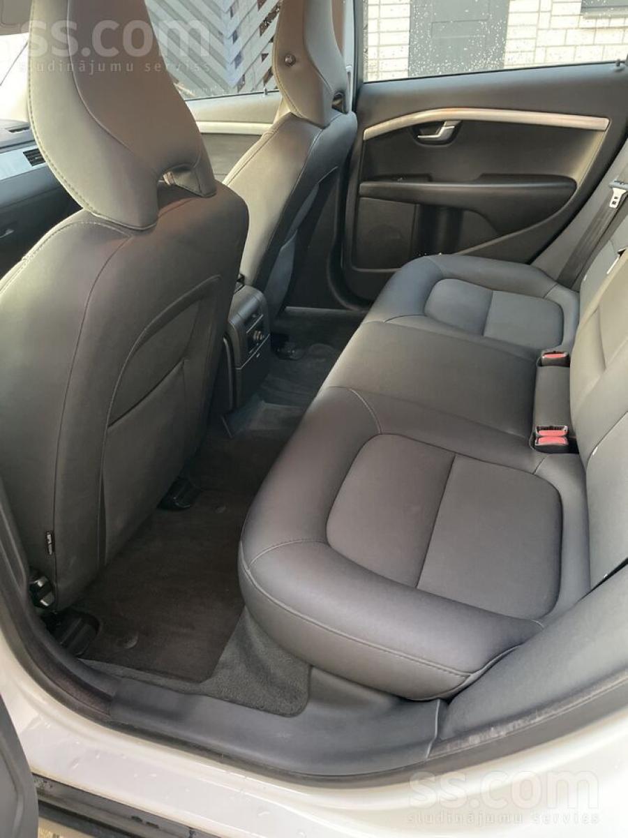 Balts Volvo V70 2010 Talsi, ar dzinēja tilpumu 2.00 L un nobraukumu 324 tūkst. km par 4700 €, foto 10 vietnē AUTOMOTO.COM.LV