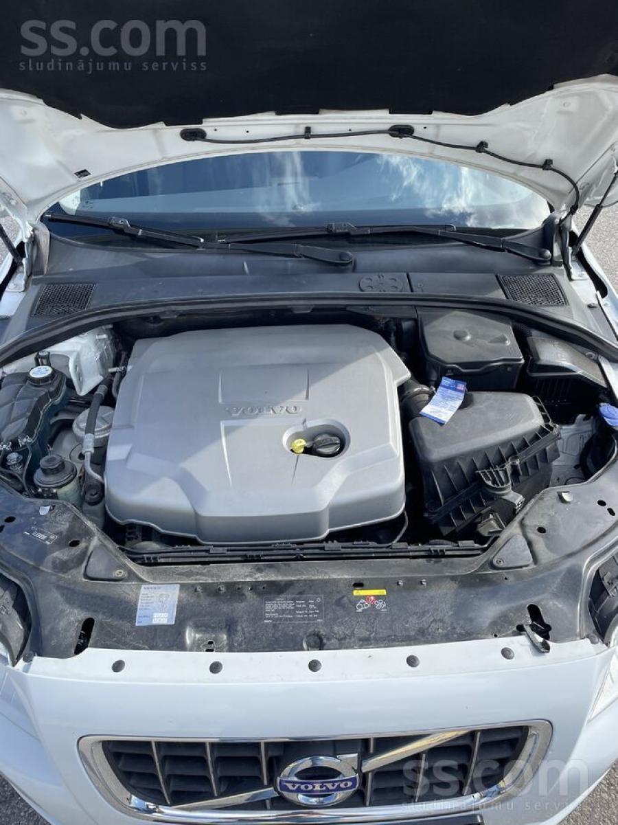 Balts Volvo V70 2010 Talsi, ar dzinēja tilpumu 2.00 L un nobraukumu 324 tūkst. km par 4700 €, foto 13 vietnē AUTOMOTO.COM.LV
