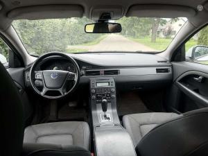 White Volvo V70 2010 in Ukmerge, with an engine capacity of 1.98 L and mileage of 360 thousand km for 3500 €, photo 7 on AUTOMOTO.COM.LV