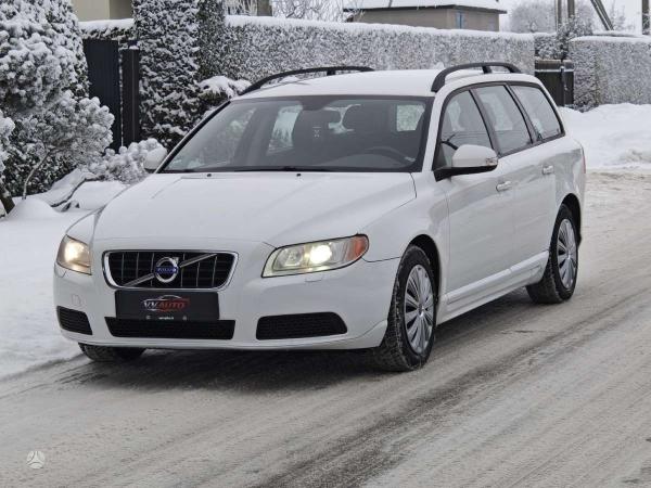 White Volvo V70 2011 in Kedainiai, with an engine capacity of 1.56 L and mileage of 292 thousand km for 3750 €, photo 1 on AUTOMOTO.COM.LV