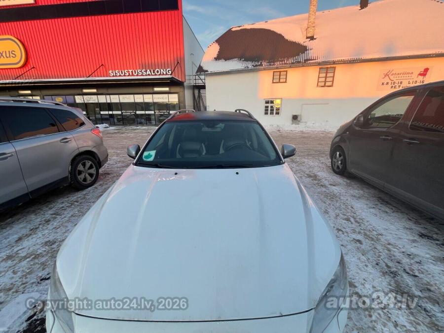 White Volvo V70 2011 in Tartu, with an engine capacity of 2.00 L and mileage of 199 thousand km for 6000 €, photo 6 on AUTOMOTO.COM.LV