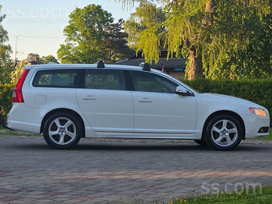 Balts Volvo V70 2011 Rīga, ar dzinēja tilpumu 2.40 L un nobraukumu 316 tūkst. km par 5950 €, foto 7 vietnē AUTOMOTO.COM.LV