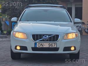 Balts Volvo V70 2011 Rīga, ar dzinēja tilpumu 2.40 L un nobraukumu 316 tūkst. km par 5950 €, foto 9 vietnē AUTOMOTO.COM.LV