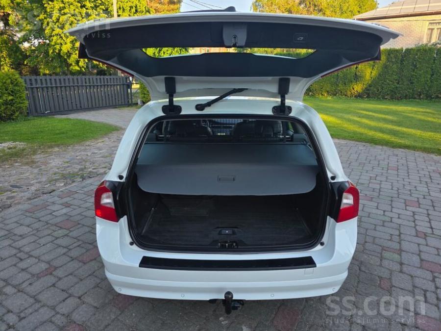 Balts Volvo V70 2011 Rīga, ar dzinēja tilpumu 2.40 L un nobraukumu 316 tūkst. km par 5950 €, foto 14 vietnē AUTOMOTO.COM.LV
