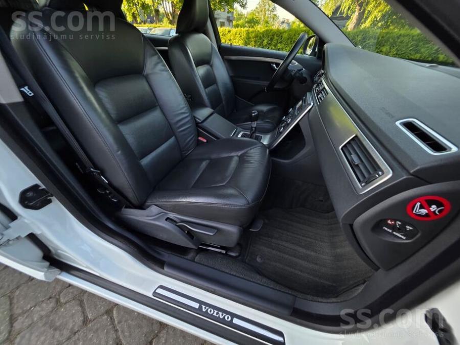 Balts Volvo V70 2011 Rīga, ar dzinēja tilpumu 2.40 L un nobraukumu 316 tūkst. km par 5950 €, foto 22 vietnē AUTOMOTO.COM.LV