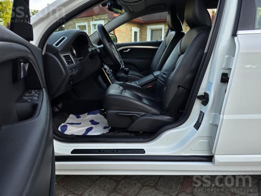 Balts Volvo V70 2011 Rīga, ar dzinēja tilpumu 2.40 L un nobraukumu 316 tūkst. km par 5950 €, foto 25 vietnē AUTOMOTO.COM.LV