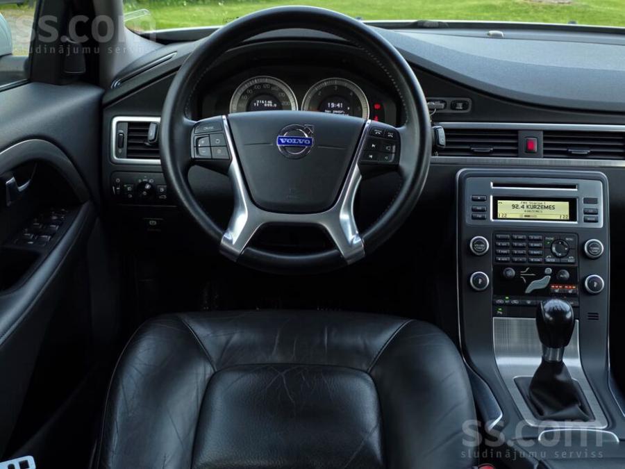 Balts Volvo V70 2011 Rīga, ar dzinēja tilpumu 2.40 L un nobraukumu 316 tūkst. km par 5950 €, foto 27 vietnē AUTOMOTO.COM.LV