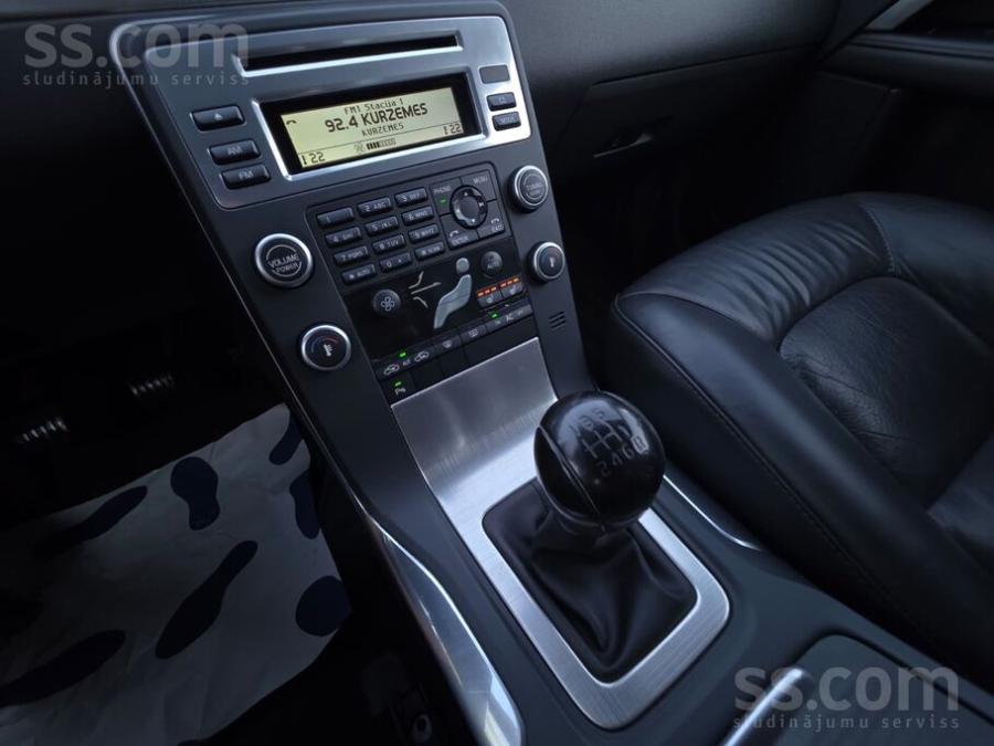 Balts Volvo V70 2011 Rīga, ar dzinēja tilpumu 2.40 L un nobraukumu 316 tūkst. km par 5950 €, foto 28 vietnē AUTOMOTO.COM.LV