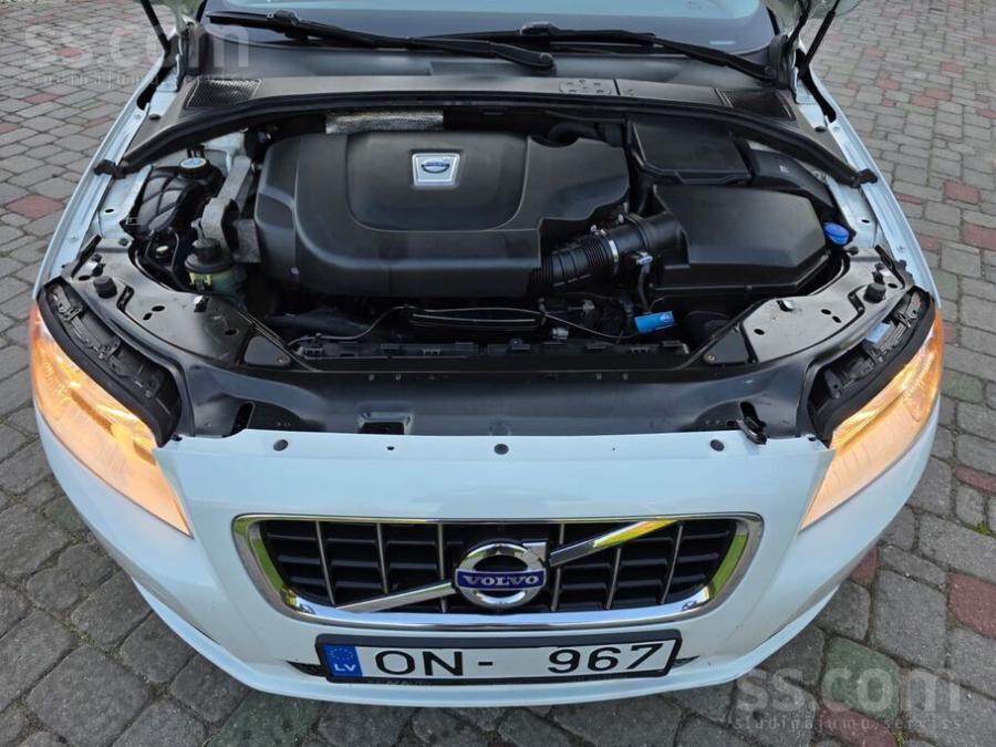 Balts Volvo V70 2011 Rīga, ar dzinēja tilpumu 2.40 L un nobraukumu 316 tūkst. km par 5950 €, foto 30 vietnē AUTOMOTO.COM.LV