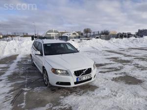 Balts Volvo V70 2011 Liepāja, ar dzinēja tilpumu 2.00 L un nobraukumu 332 tūkst. km par 5300 €, foto 3 vietnē AUTOMOTO.COM.LV