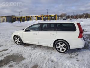 Balts Volvo V70 2011 Liepāja, ar dzinēja tilpumu 2.00 L un nobraukumu 332 tūkst. km par 5300 €, foto 5 vietnē AUTOMOTO.COM.LV