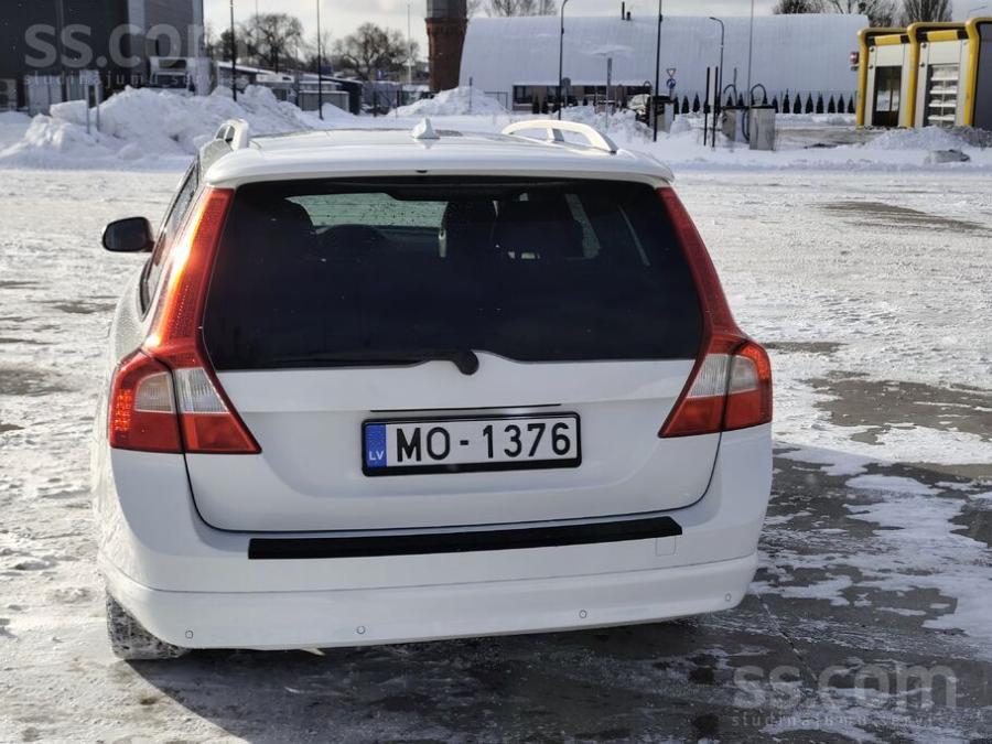 Balts Volvo V70 2011 Liepāja, ar dzinēja tilpumu 2.00 L un nobraukumu 332 tūkst. km par 5300 €, foto 6 vietnē AUTOMOTO.COM.LV