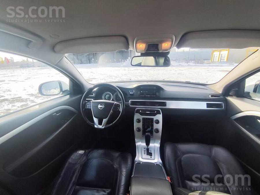 Balts Volvo V70 2011 Liepāja, ar dzinēja tilpumu 2.00 L un nobraukumu 332 tūkst. km par 5300 €, foto 9 vietnē AUTOMOTO.COM.LV