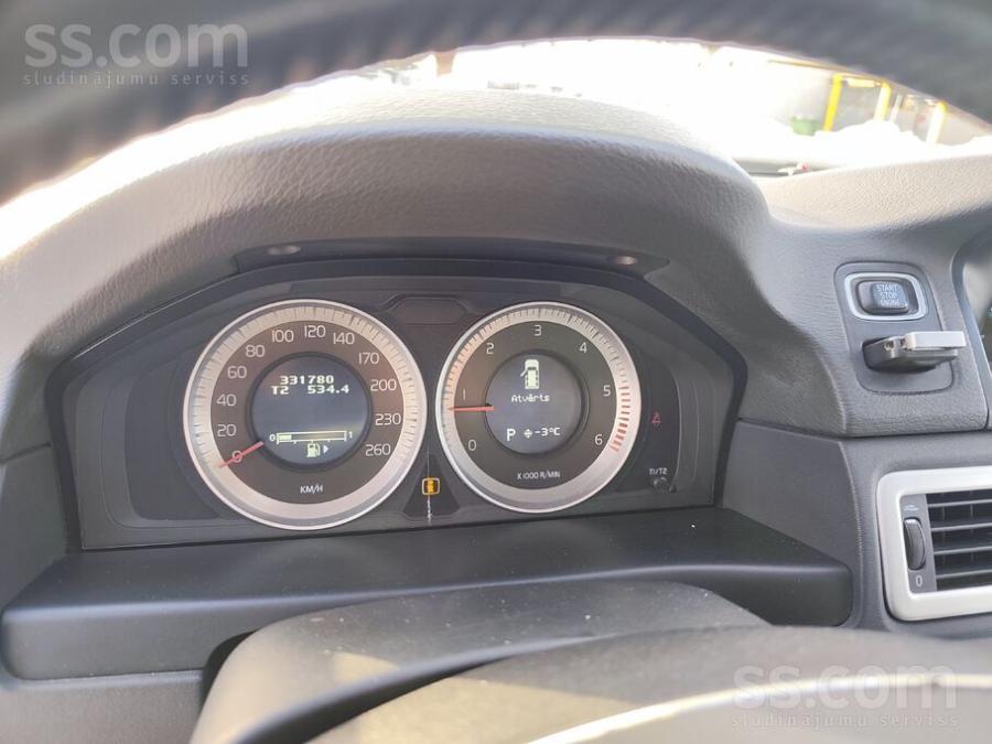 Balts Volvo V70 2011 Liepāja, ar dzinēja tilpumu 2.00 L un nobraukumu 332 tūkst. km par 5300 €, foto 10 vietnē AUTOMOTO.COM.LV