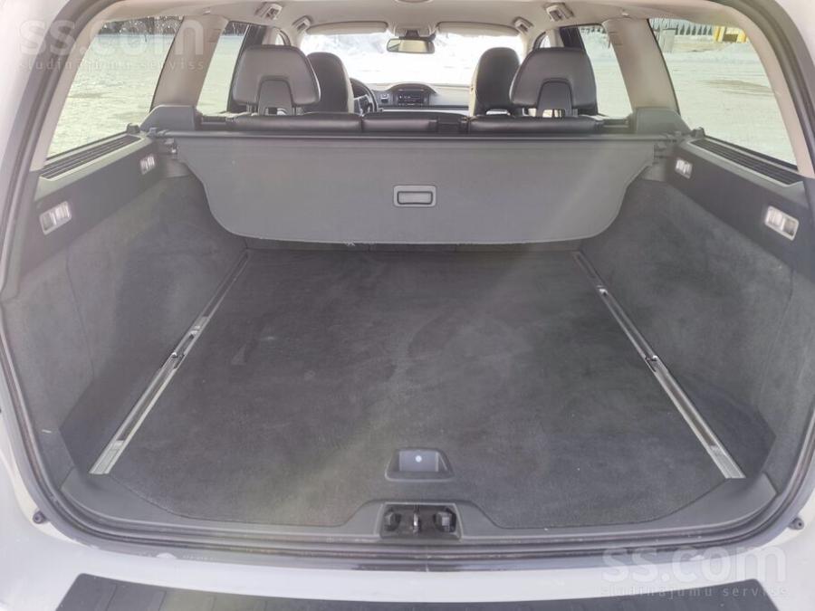 Balts Volvo V70 2011 Liepāja, ar dzinēja tilpumu 2.00 L un nobraukumu 332 tūkst. km par 5300 €, foto 11 vietnē AUTOMOTO.COM.LV