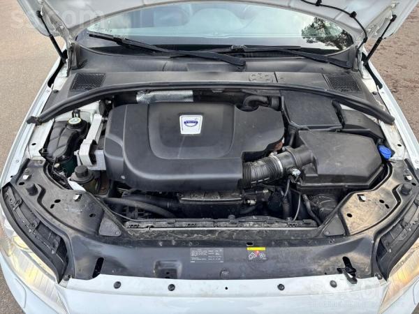 White Volvo V70 2011 in Riga, with an engine capacity of 2.00 L and mileage of 334 thousand km for 3750 €, photo 7 on AUTOMOTO.COM.LV